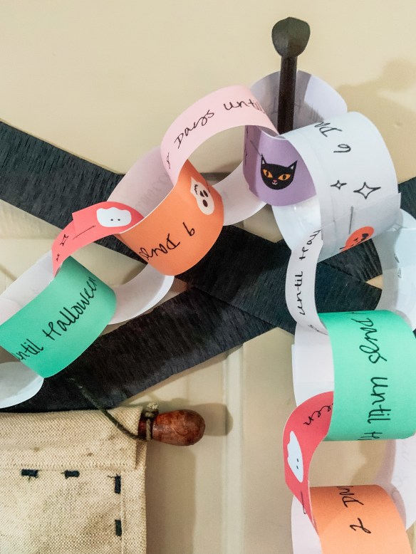 DIY Halloween Paper Chain Countdown Calendar | Grey Skies & Rainbow Highs